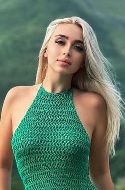 29 y.o. Lucia from New York, USA - Green eyes, Blond Hair - ID 1371031 ...