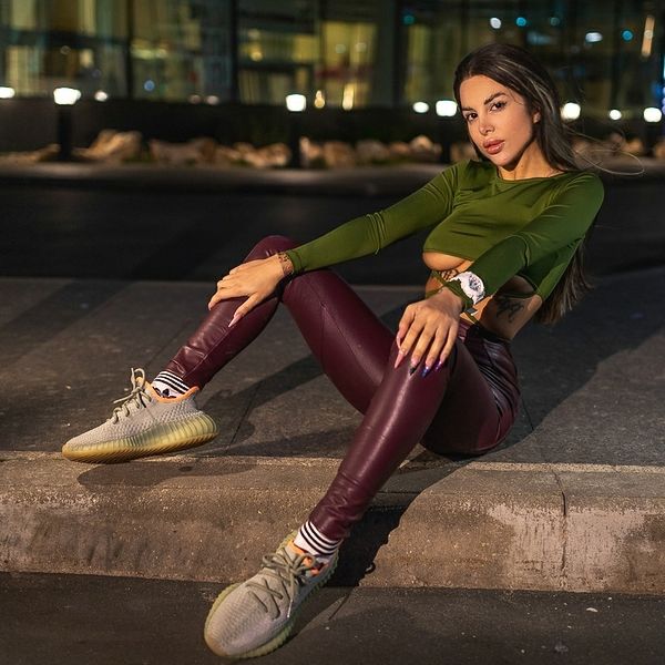 24 y.o. Eva from Moscow, Russia - Brown eyes, Black Hair - ID 816276 ...