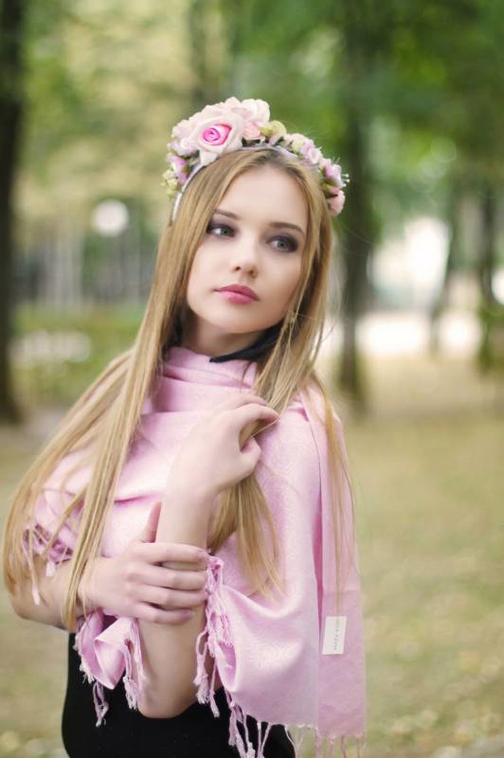 34 y.o. Elena from Minsk, Belarus - Green eyes, Brown Hair - ID 834806 - GoldenBride.net