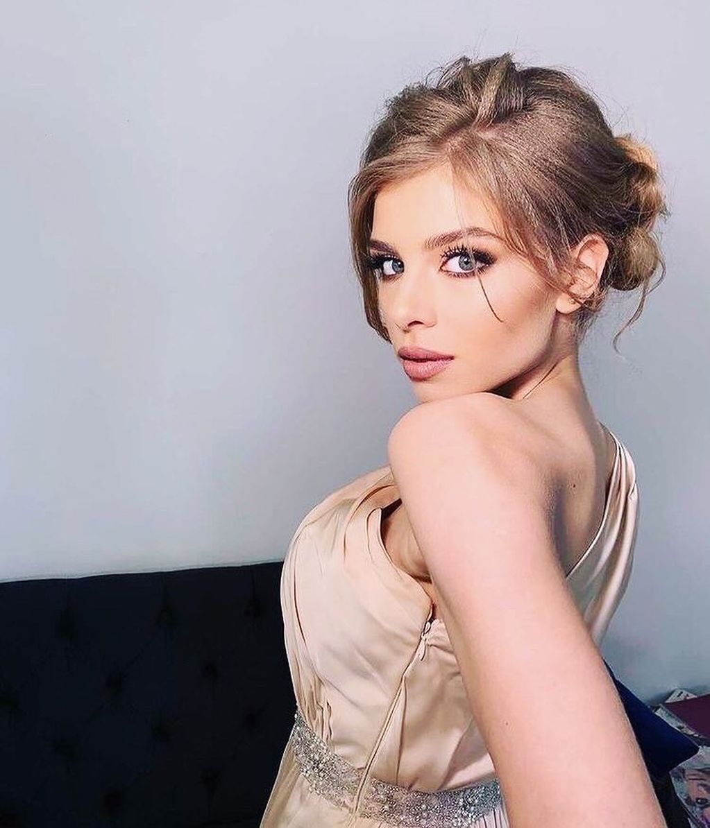 21 y.o. Anna from Lviv, Ukraine - Gray eyes, Brown Hair - ID 847561 ...