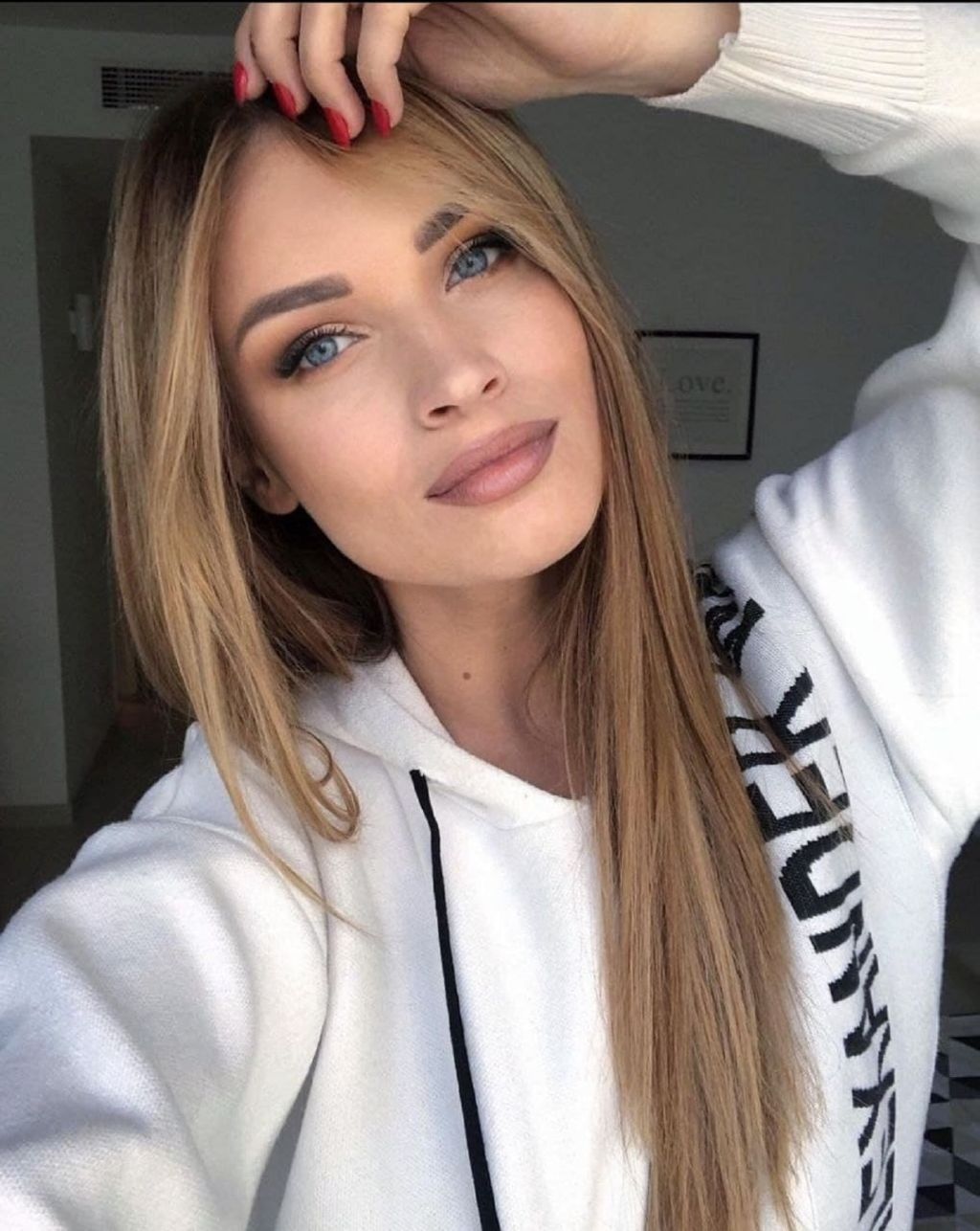 34 y.o. Monika from Prague, Czech Republic - Blue eyes, Blond Hair - ID ...