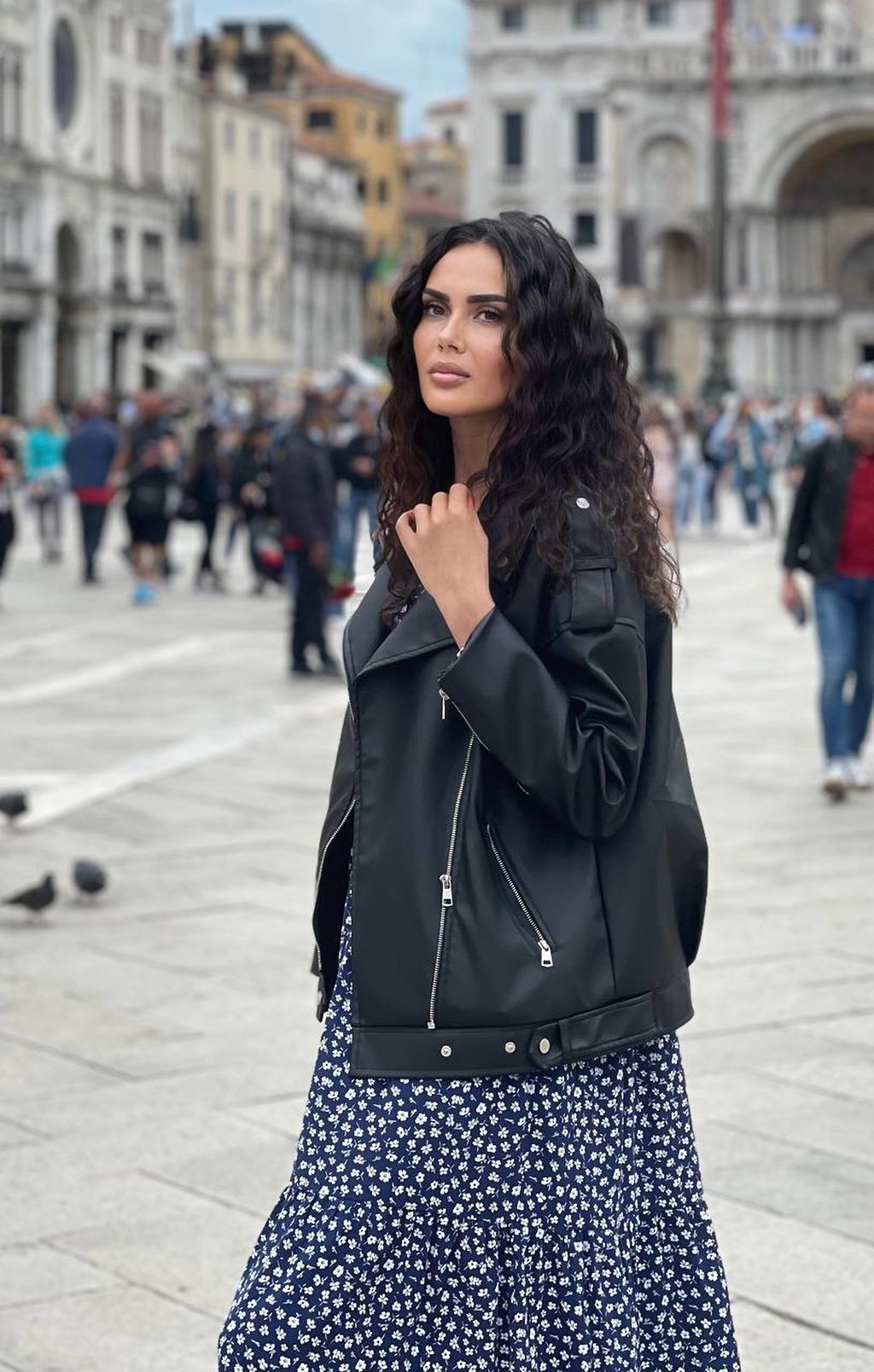 36 y.o. Lidia from Innsbruck, Austria - Hazel eyes, Black Hair - ID ...