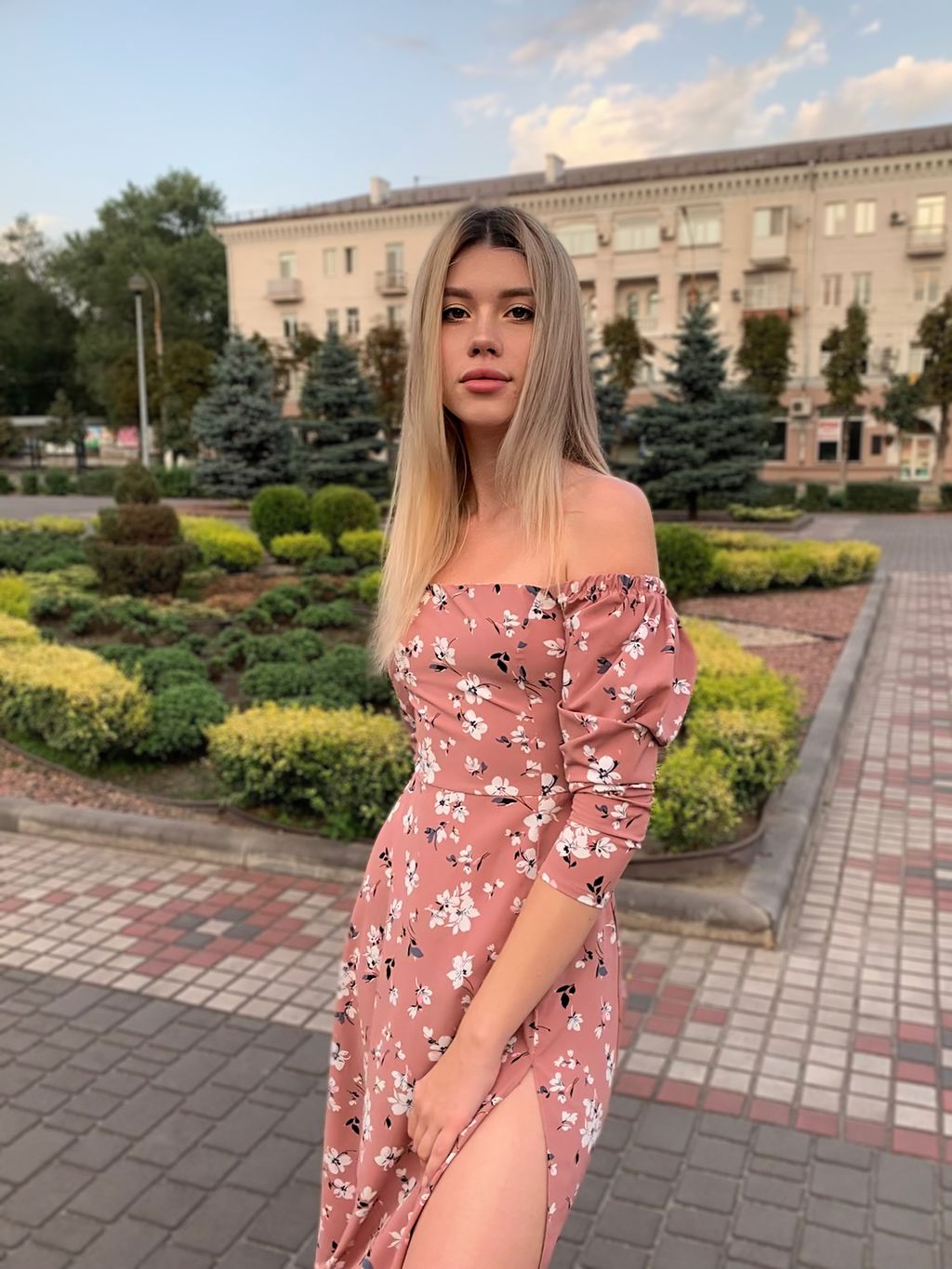 22 y.o. Anastasia from Lviv, Ukraine - Green eyes, Blond Hair - ID 868876 - GoldenBride.net