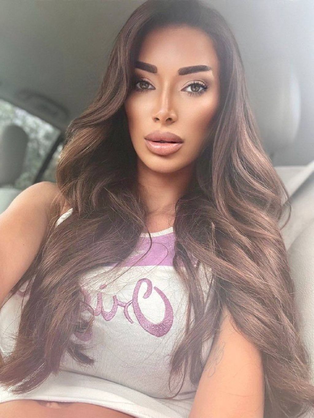 29 y.o. Gratsiela from Sofia, Bulgaria - Brown eyes, Brown Hair - ID 869220 - GoldenBride.net