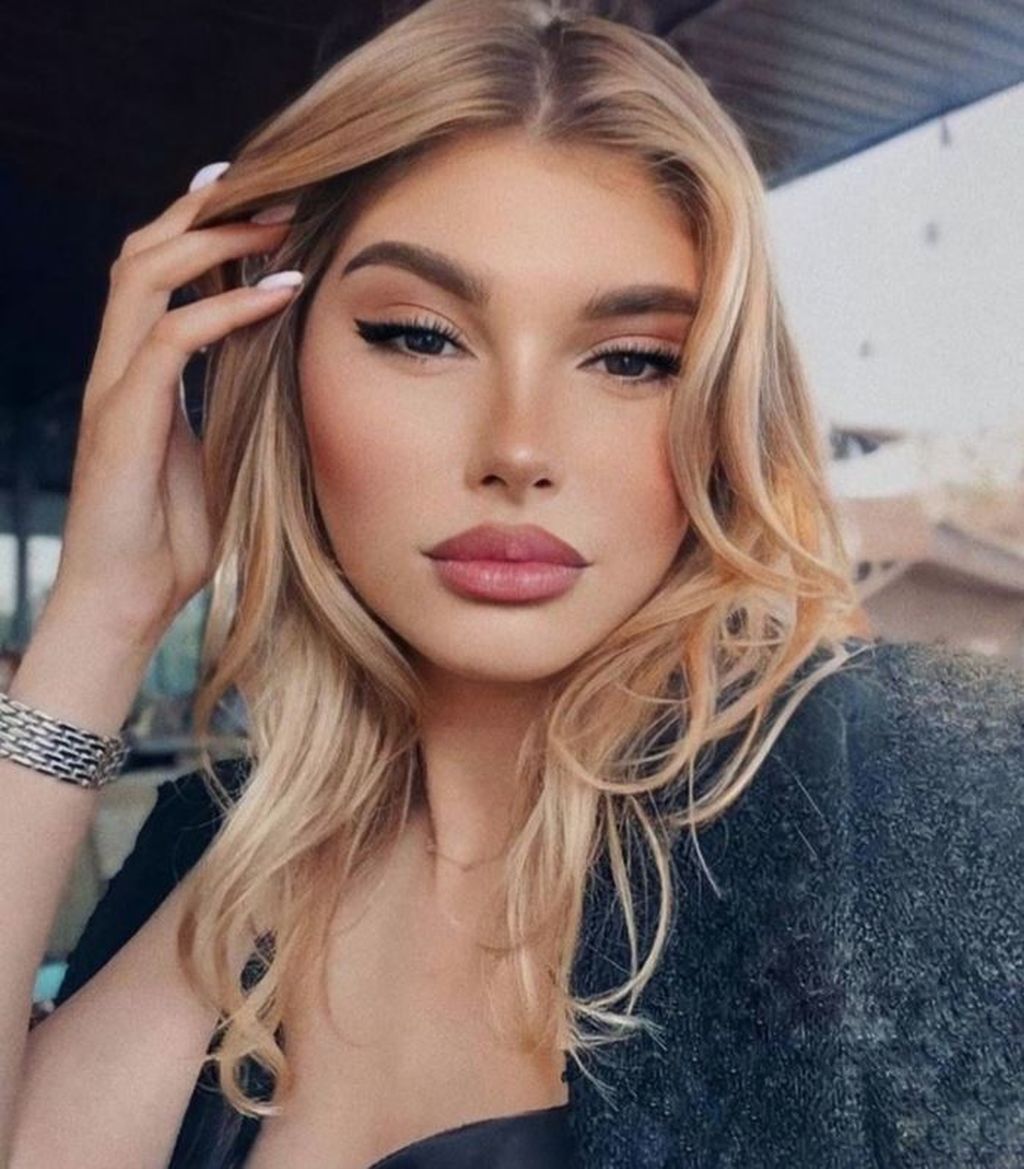 19 y.o. Valeriia from Kyiv, Ukraine - Brown eyes, Brown Hair - ID ...