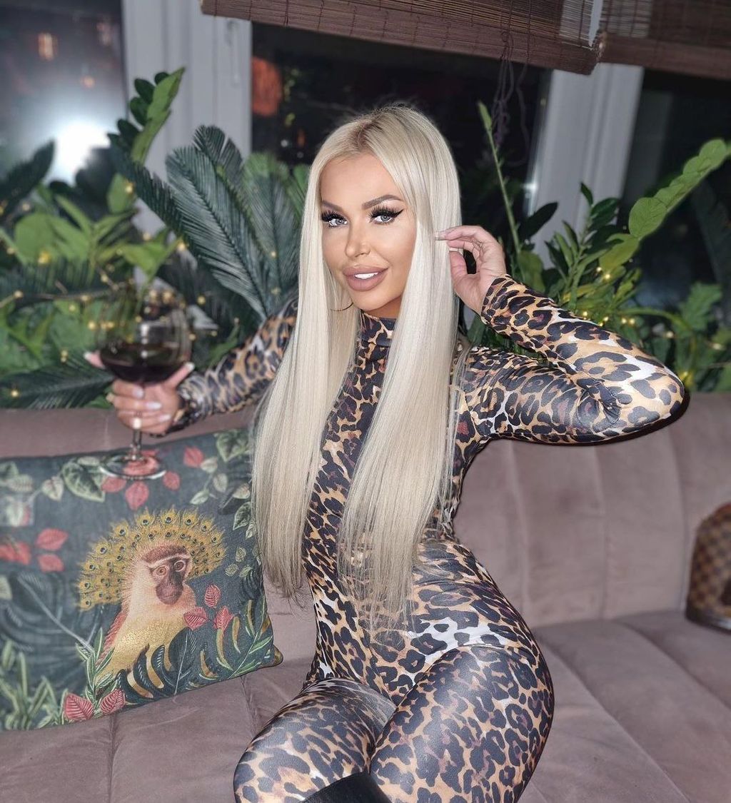 39 y.o. Romana from Bucharest, Romania - Blue eyes, Blond Hair - ID ...