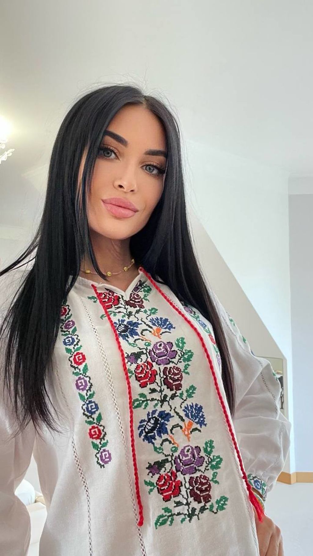 49 y.o. Inna from Berlin, Germany - Green eyes, Black Hair - ID 870183 ...