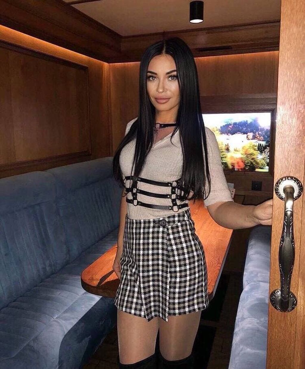 49 y.o. Inna from Berlin, Germany - Green eyes, Black Hair - ID 870183 ...