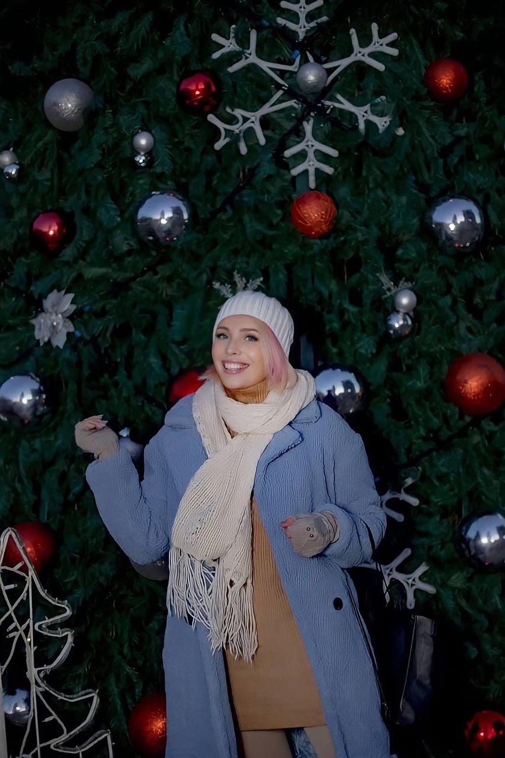 41 y.o. Olga from Bucharest, Romania - Green eyes, Blond Hair - ID ...