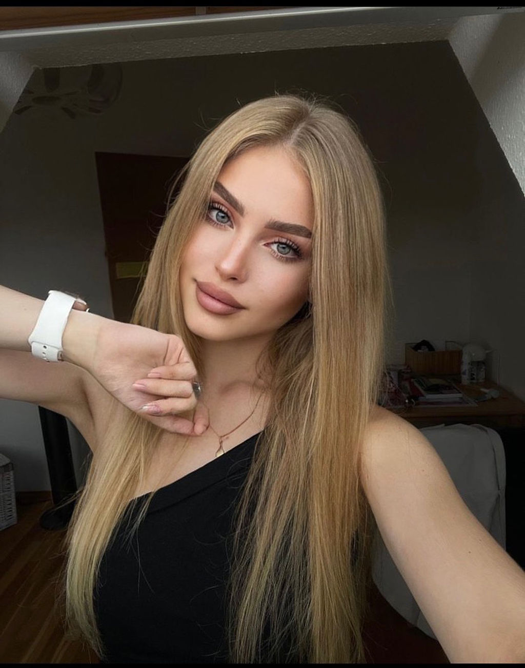 19 y.o. Anna from Kharkiv, Ukraine - Blue eyes, Blond Hair - ID 889501 - GoldenBride.net