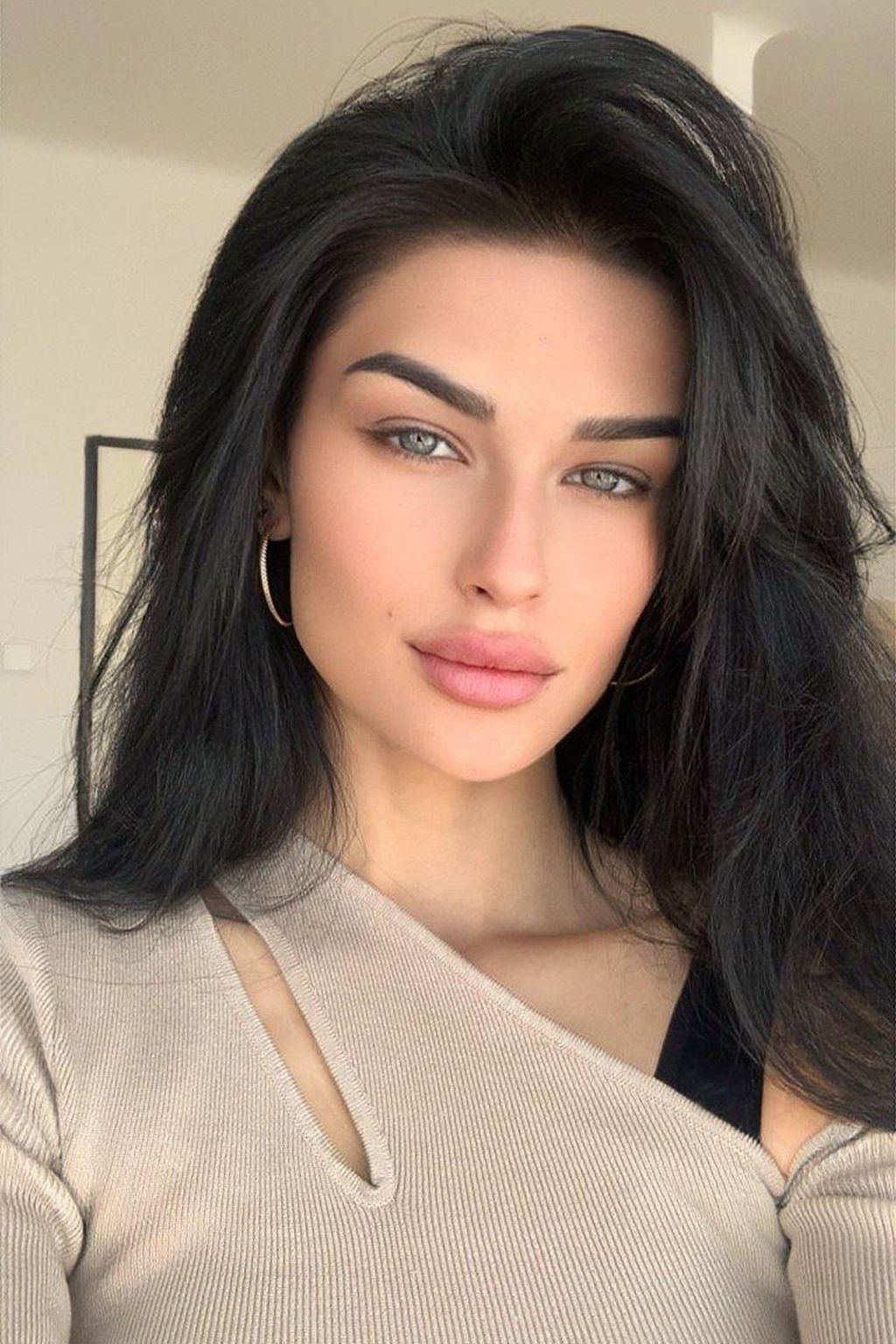 23 y.o. Maryna from Kremenchuk, Ukraine - Gray eyes, Black Hair - ID ...