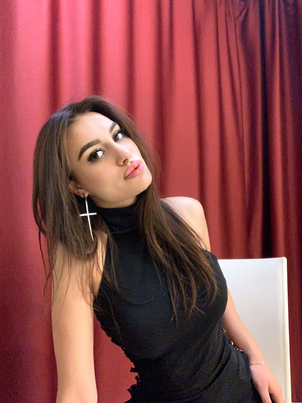 22 y.o. Oryna from Kyiv, Ukraine - Brown eyes, Brown Hair - ID 894446 - GoldenBride.net