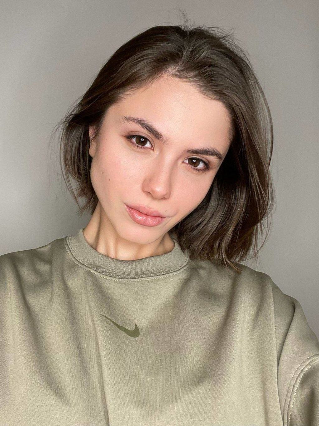22 y.o. Lina from Kharkiv, Ukraine - Brown eyes, Chestnut Hair - ID ...