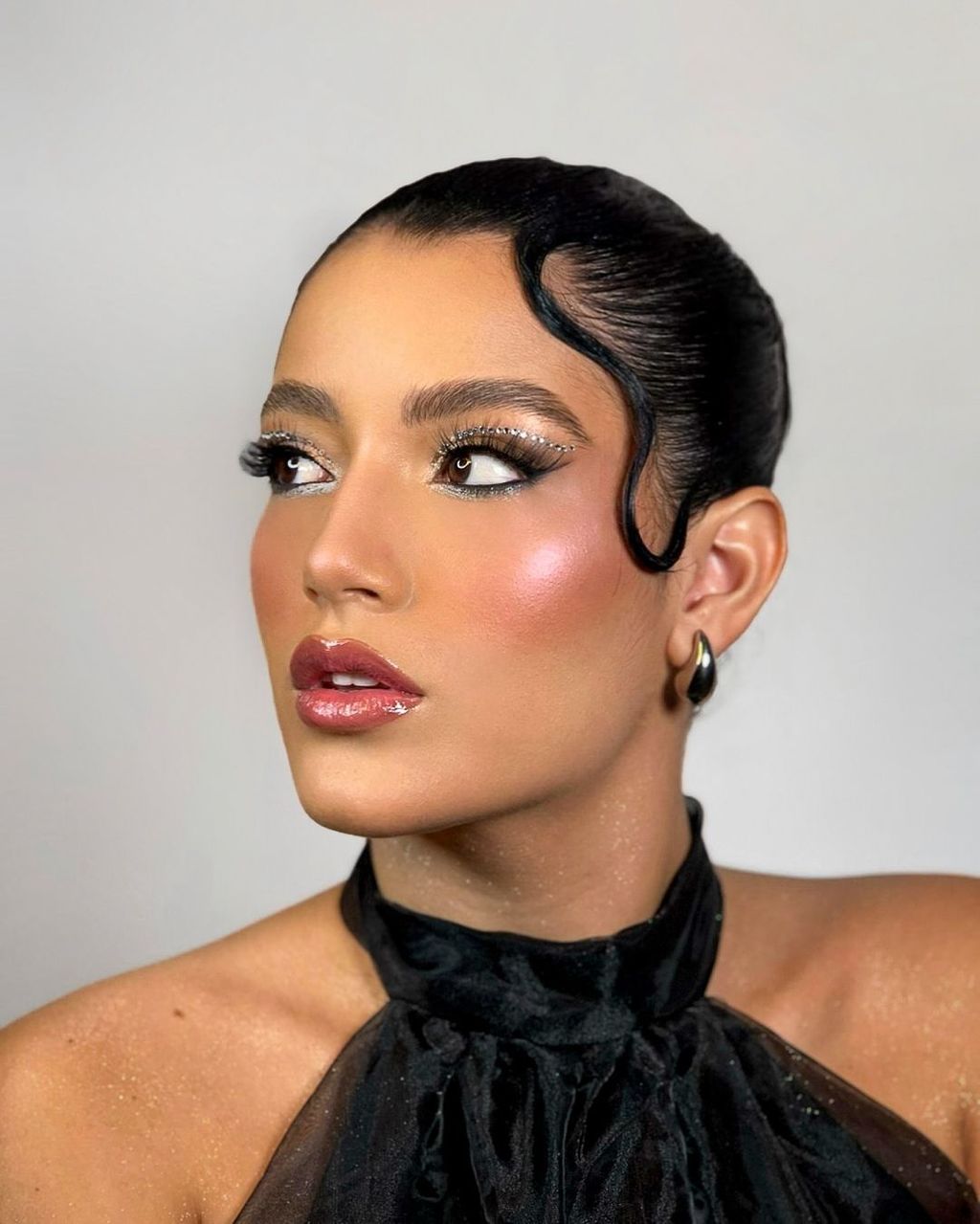 23 y.o. Dubraska from Caracas, Venezuela - Hazel eyes, Brown Hair - ID ...