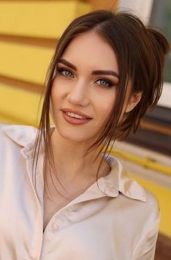 22 y.o. Yuliia from Chernihiv, Ukraine - Blue eyes, Brown Hair - ID ...