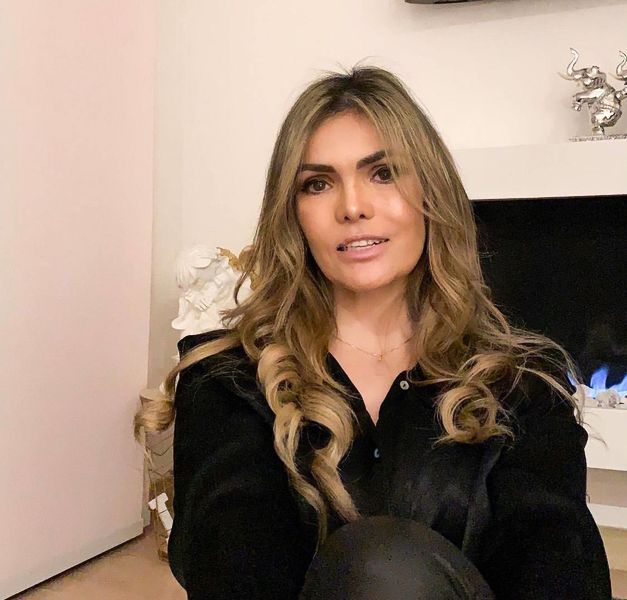 50 y.o. Yobana from Los Angeles, USA - Hazel eyes, Brown Hair - ID ...