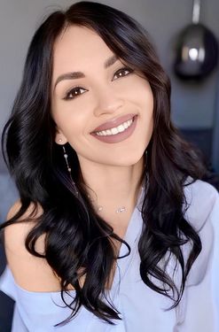 35 y.o. Aliona from Kyiv, Ukraine - Brown eyes, Black Hair - ID 970553 - Goldenmeets.com