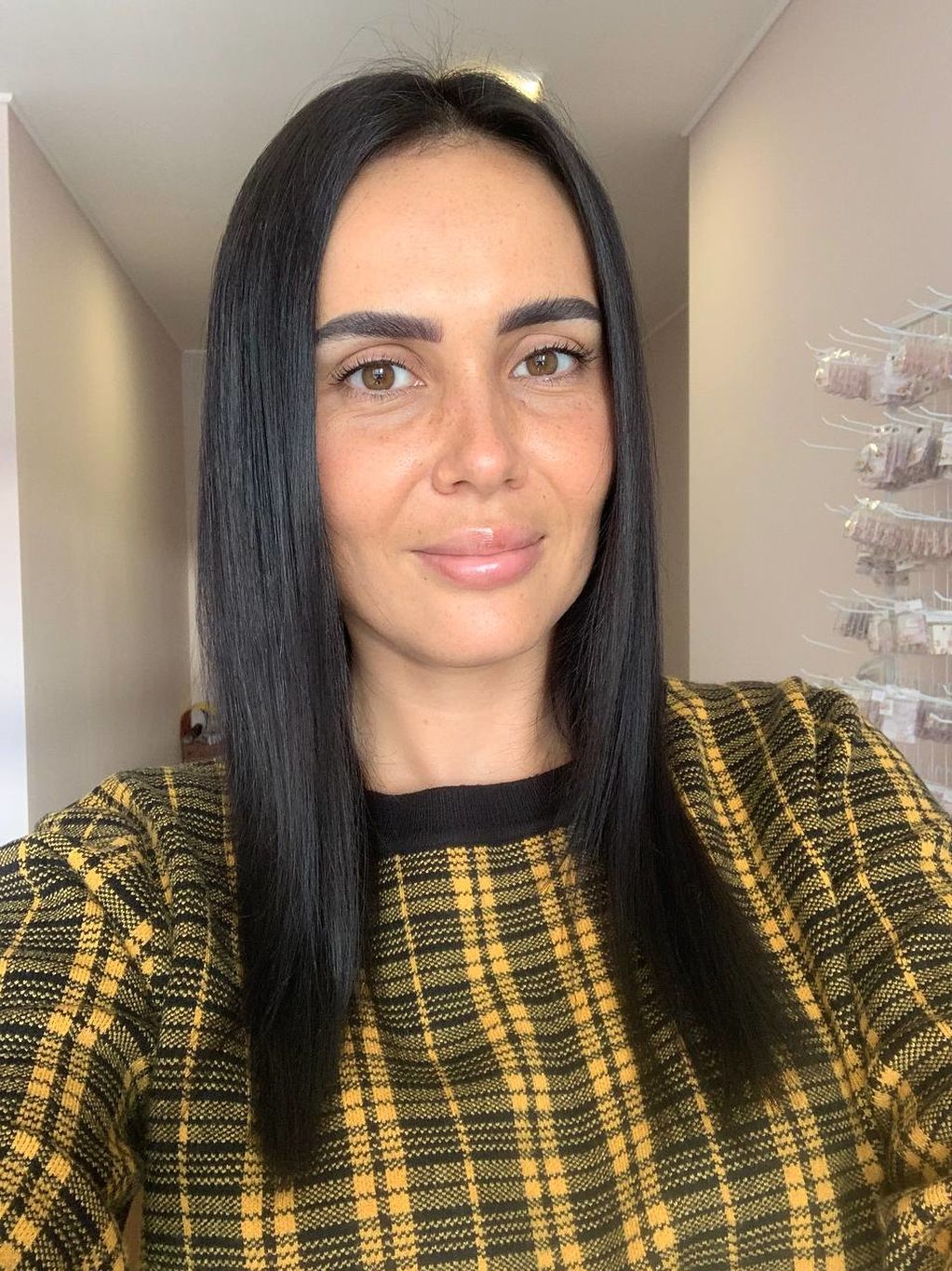 36 y.o. Lidia from Innsbruck, Austria - Hazel eyes, Black Hair - ID ...