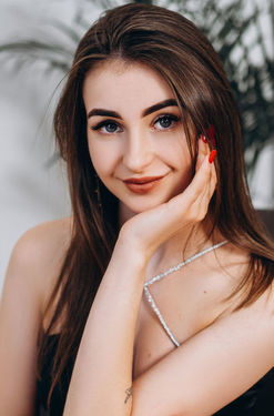 22 y.o. Ivanna from Ivano-Frankivsk, Ukraine - Blue eyes, Brown Hair ...