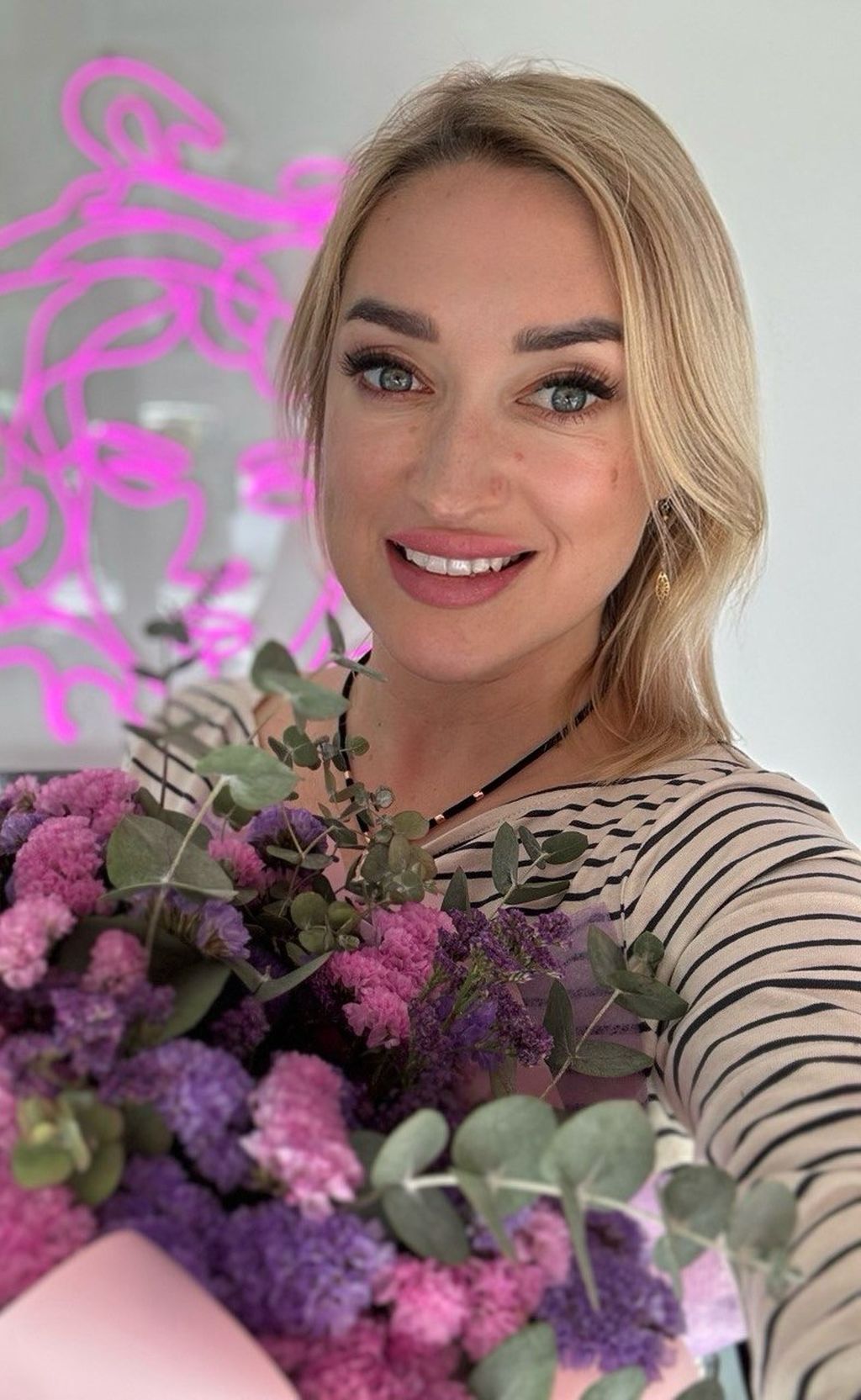 41 y.o. Yuliia from Kyiv, Ukraine - Gray eyes, Blond Hair - ID 910941 ...