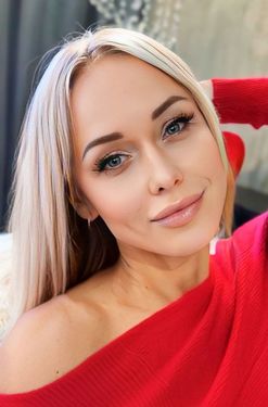 47 y.o. Maryna from Warsaw, Poland - Gray eyes, Blond Hair - ID 945492 ...